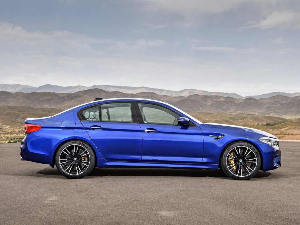 | BMW M5 F90, настроенный G-Power Rocket, на автобане со скоростью 280 ...
